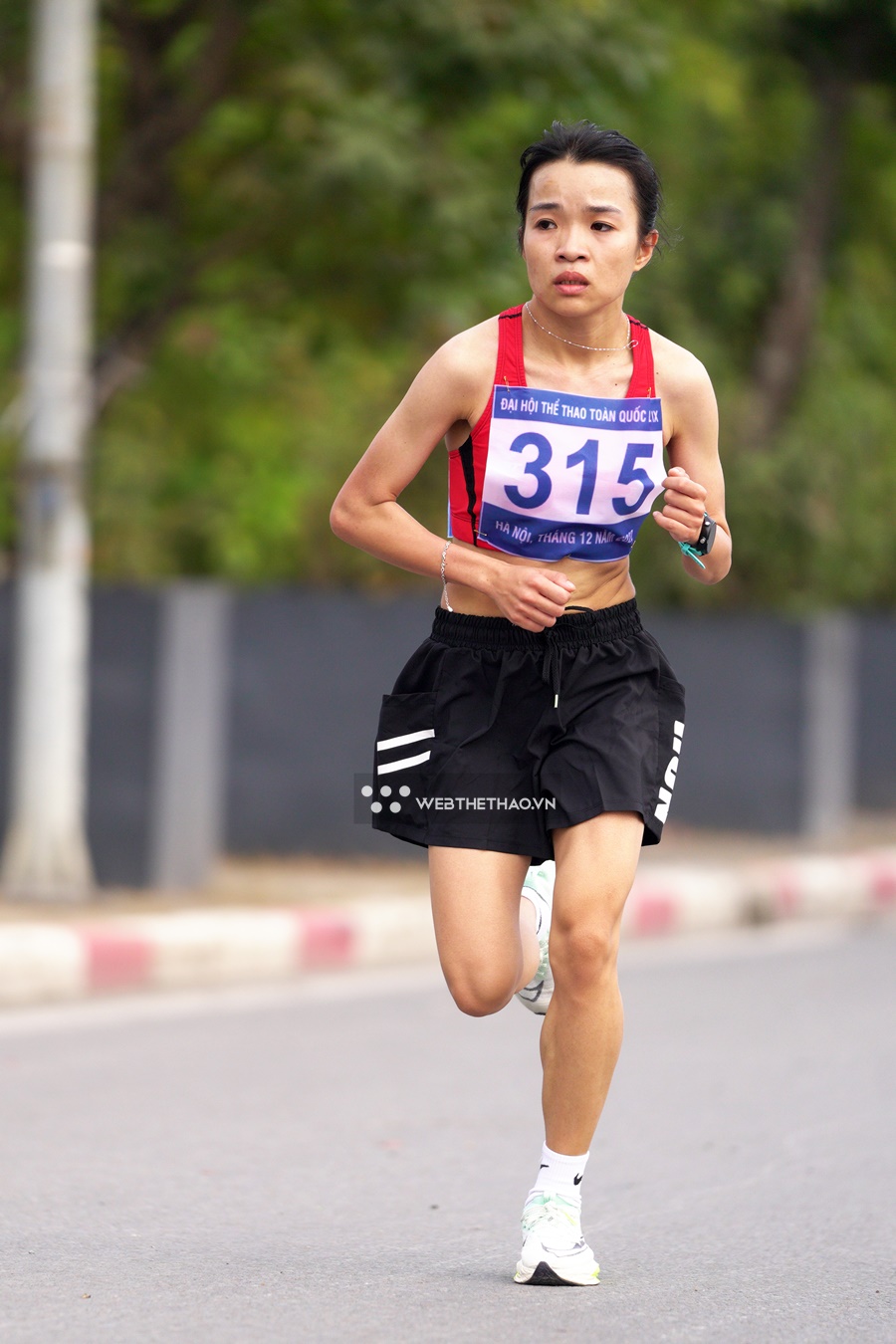 “Ớt tiêu 37kg” Lê Thị Tuyết cạnh tranh huy chương Giải Bán Marathon Quốc tế Việt Nam 2024 ...